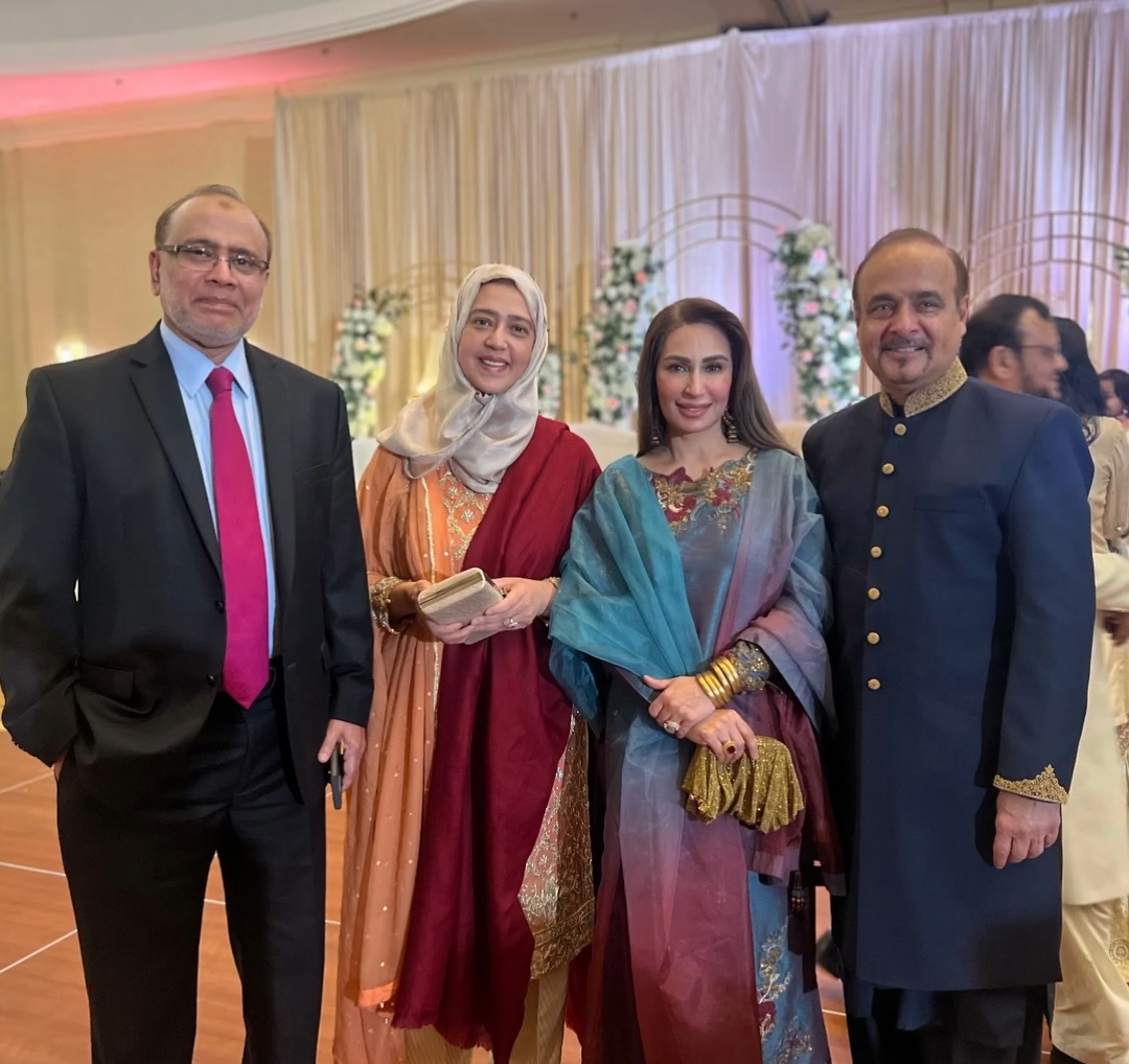 Reema Khan Adorable Pictures from Recent Family Weddings | Reviewit.pk
