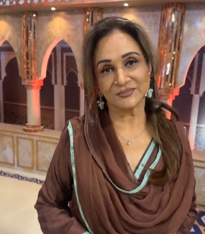 Bushra Ansari's Tip For Happy Life | Reviewit.pk