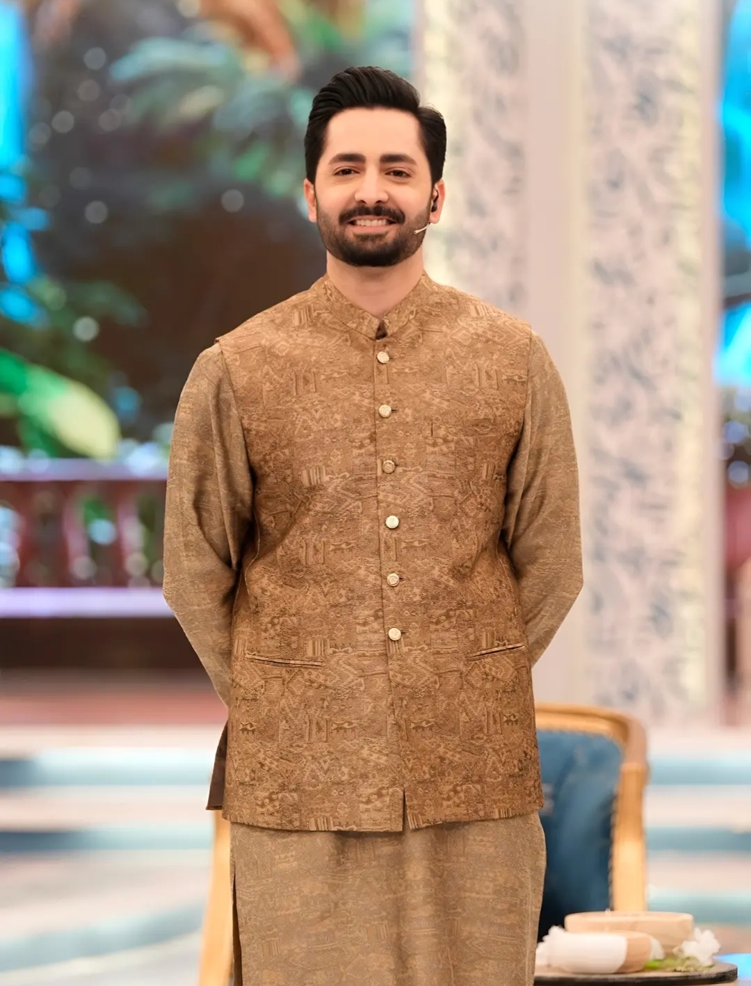 Danish Taimoor Clarifies His Use of 'Filhal' | Reviewit.pk