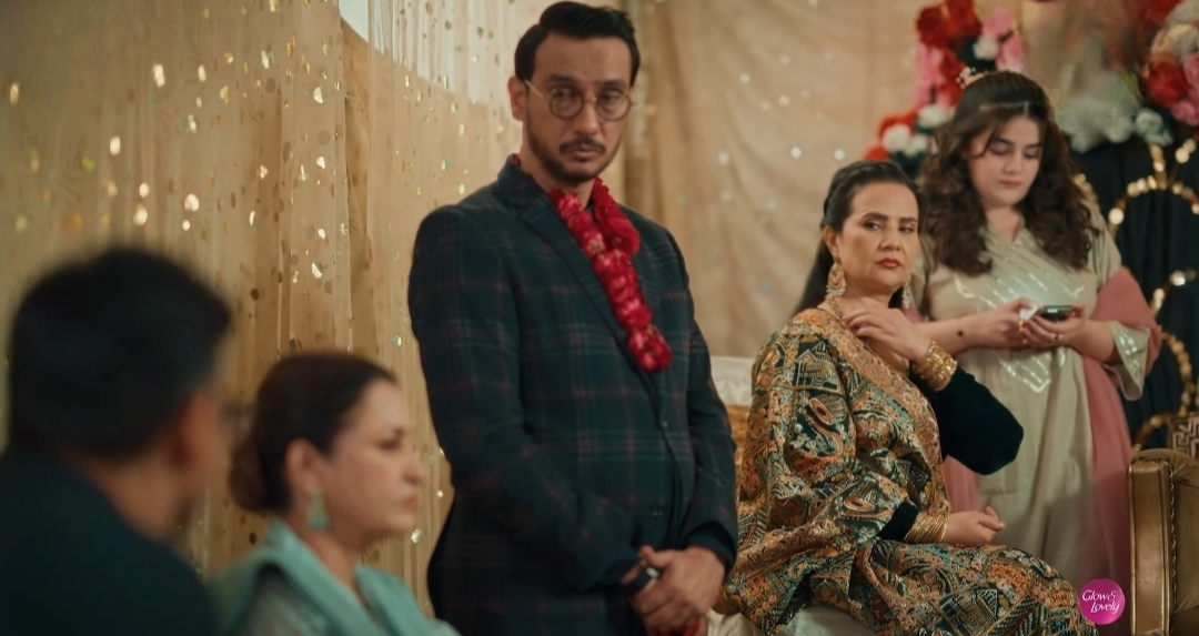 Dil Wali Gali Mein Episode 1 - A Perfect Beginning | Reviewit.pk