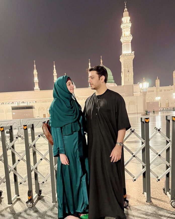 Goher Mumtaz and Anam Goher Pictures from Madina | Reviewit.pk