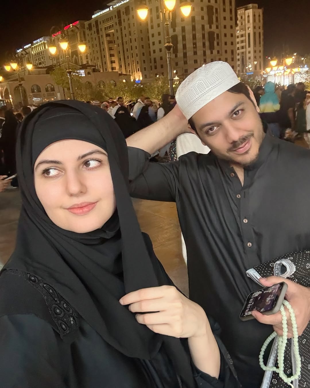 Goher Mumtaz and Anam Goher Pictures from Madina | Reviewit.pk