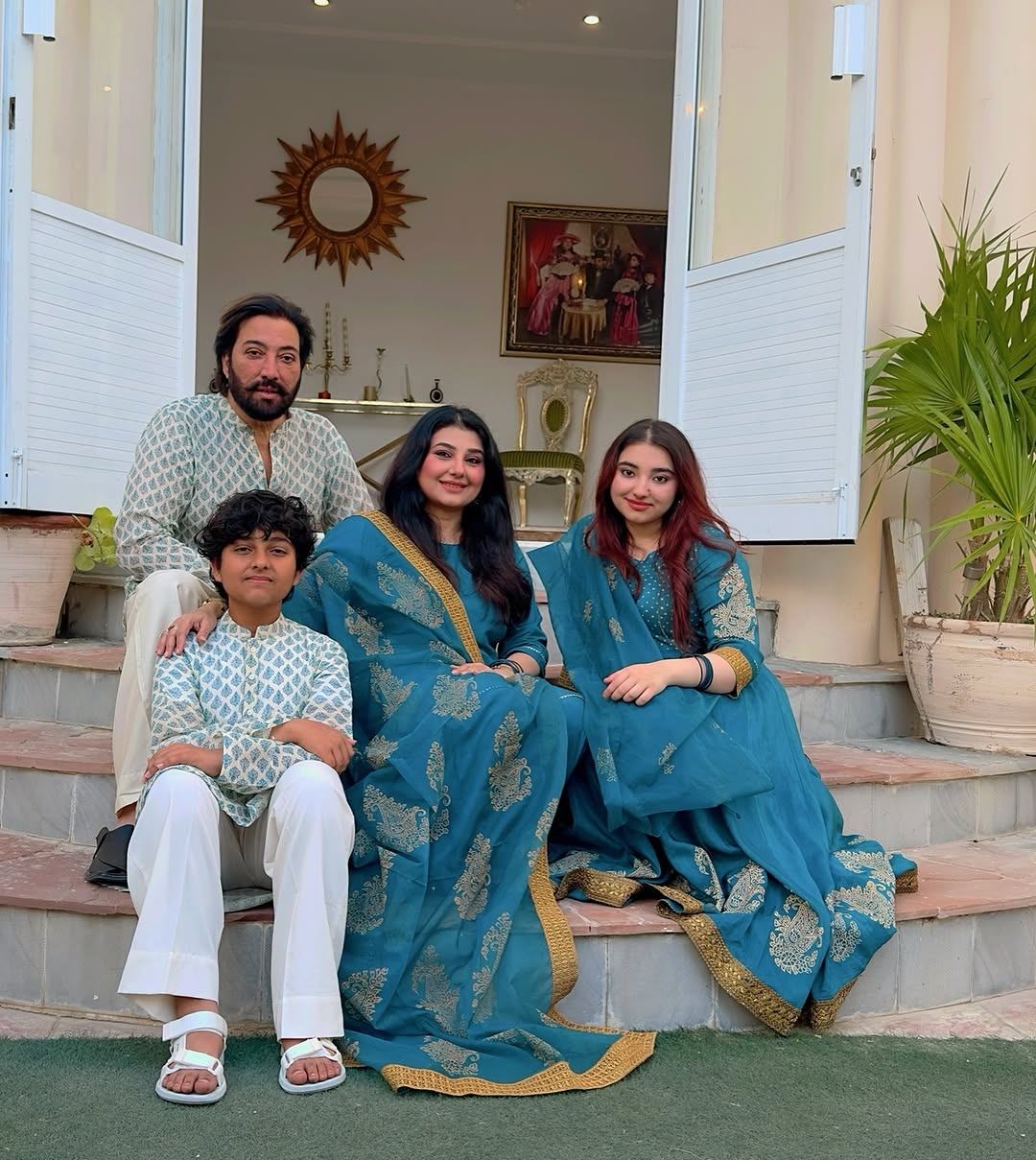 Javeria Saud Family Clicks from Eid Day 1 | Reviewit.pk