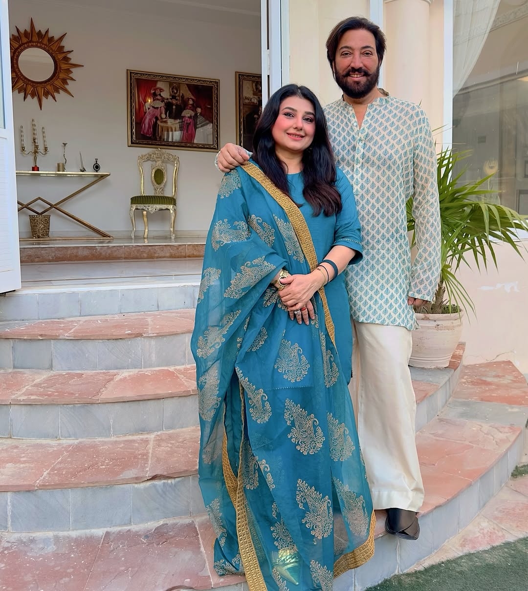 Javeria Saud Family Clicks from Eid Day 1 | Reviewit.pk