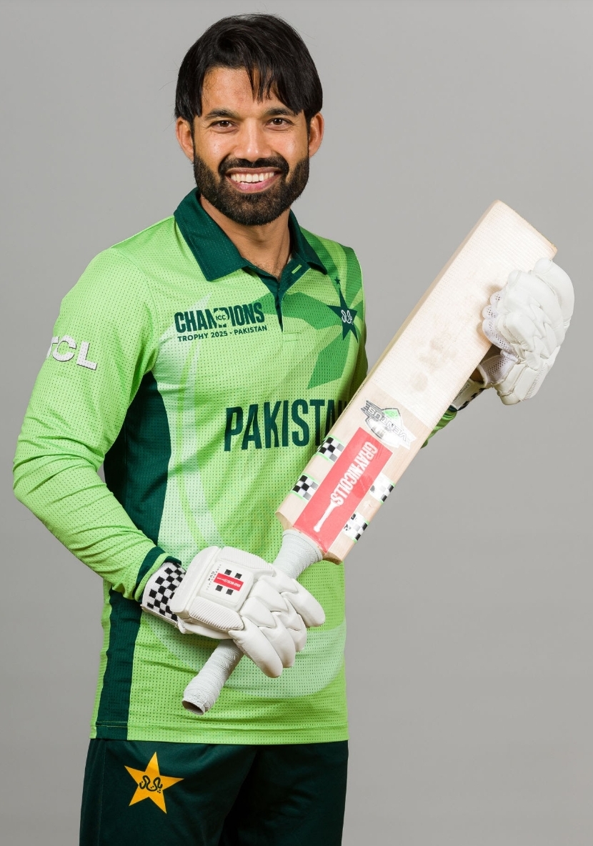 Aijaz Aslam's Advice to Muhammad Rizwan Regarding English | Reviewit.pk