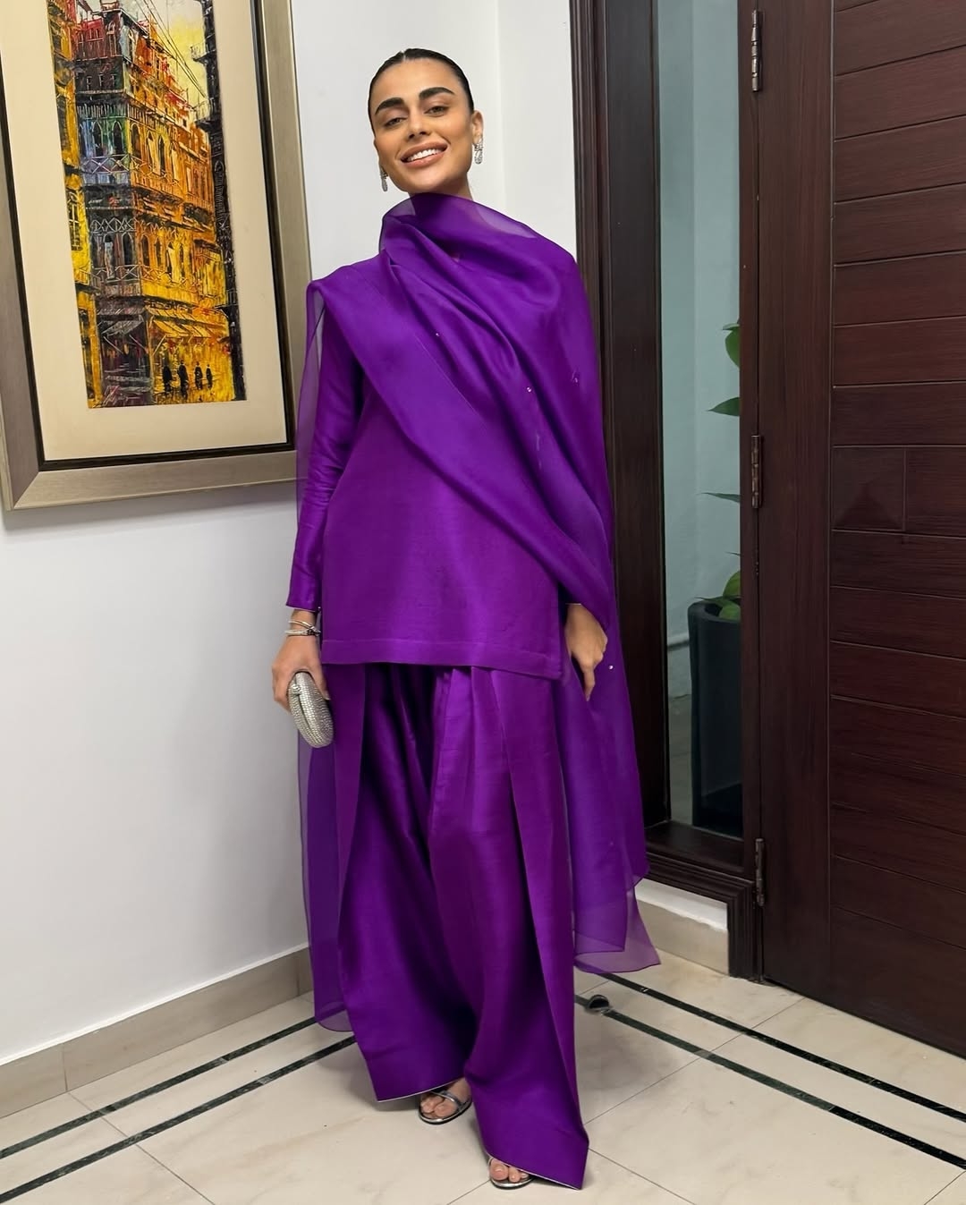 Sadaf Kanwal Praised For Showing Love To Nooreh | Reviewit.pk