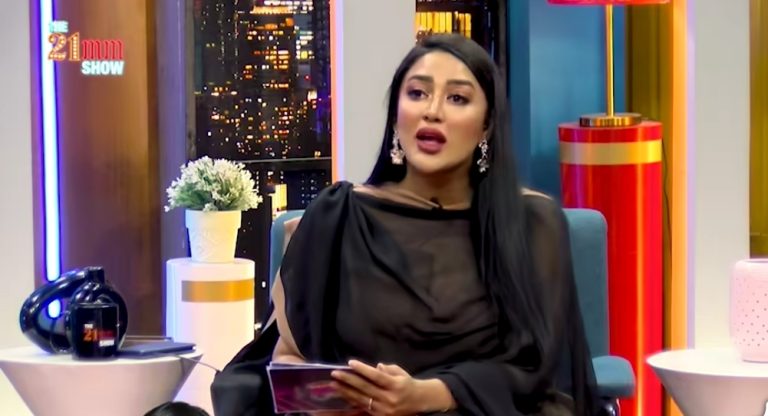 Mathira Slams TikToker for Insulting His Wife | Reviewit.pk