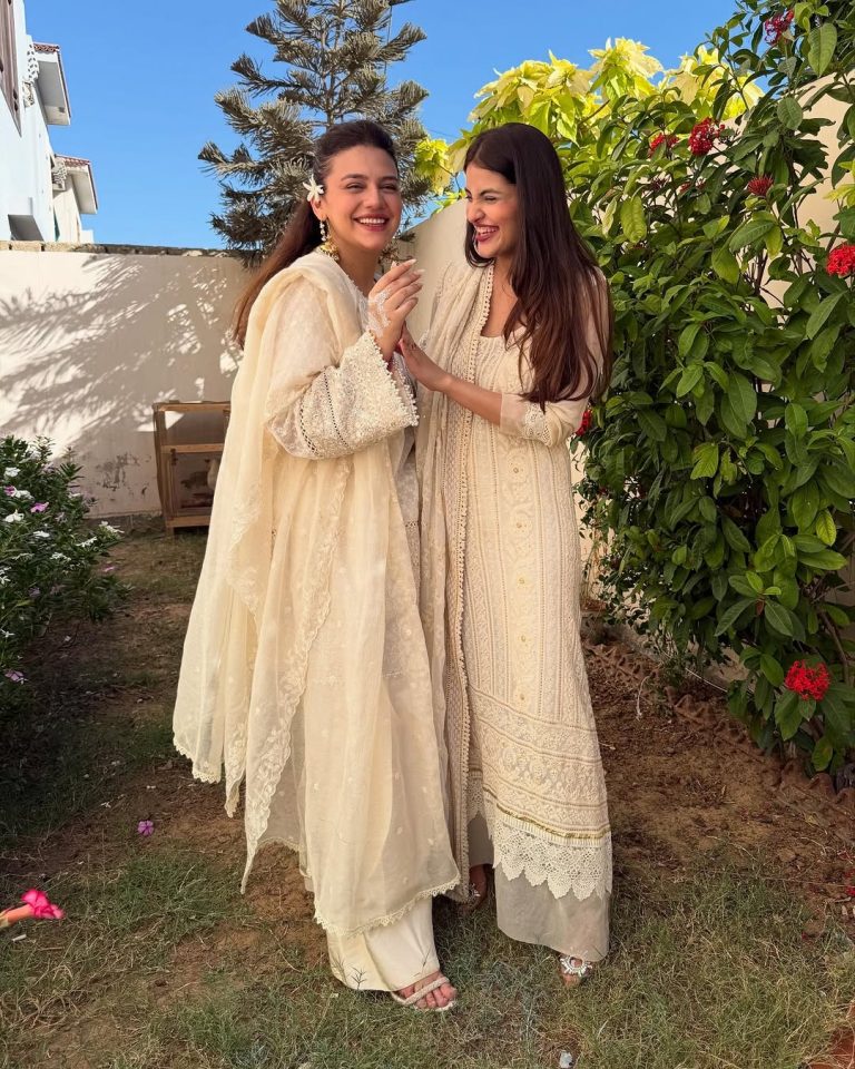 Zara Noor Abbas & Asad Siddiqui Eid Pictures with Family | Reviewit.pk