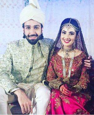 Why Azfar Rehman Hides His Family | Reviewit.pk