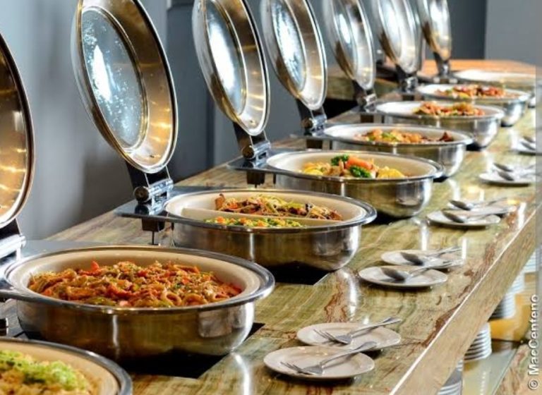 Chef & Digital Creator Reveals Truth about Leading Hotels | Reviewit.pk