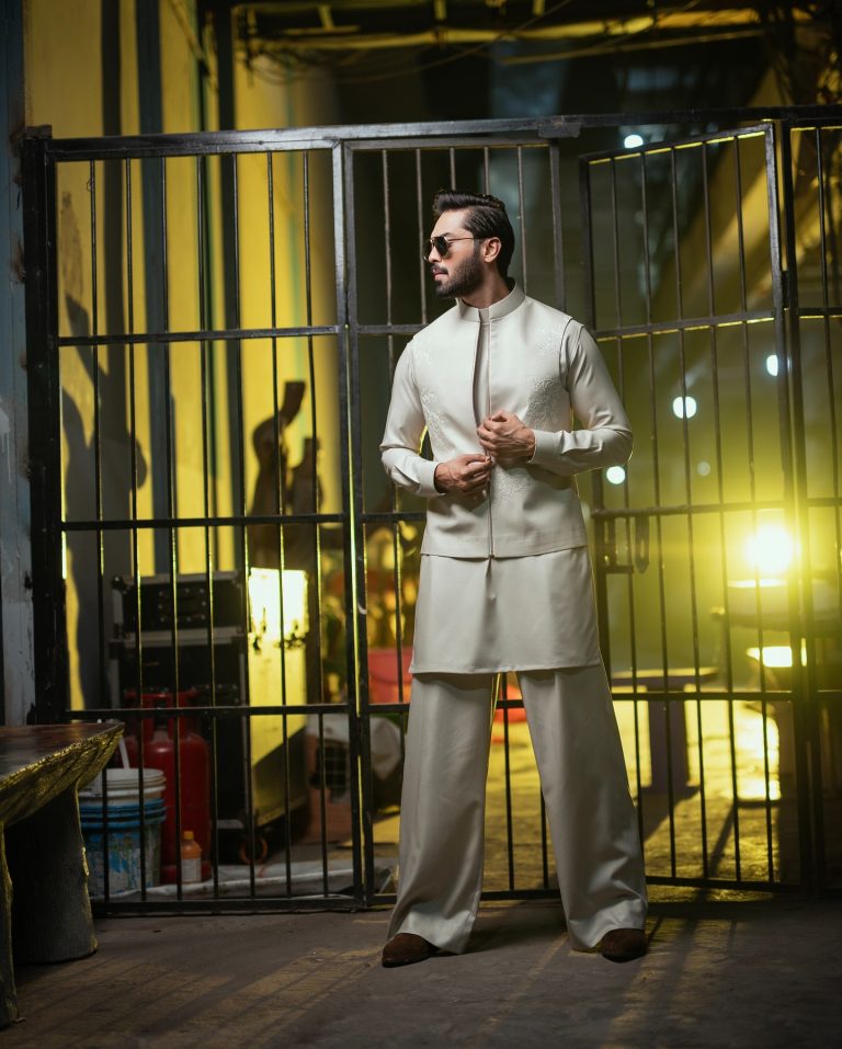 10 Pakistani Actors With Best Personal Style | Reviewit.pk