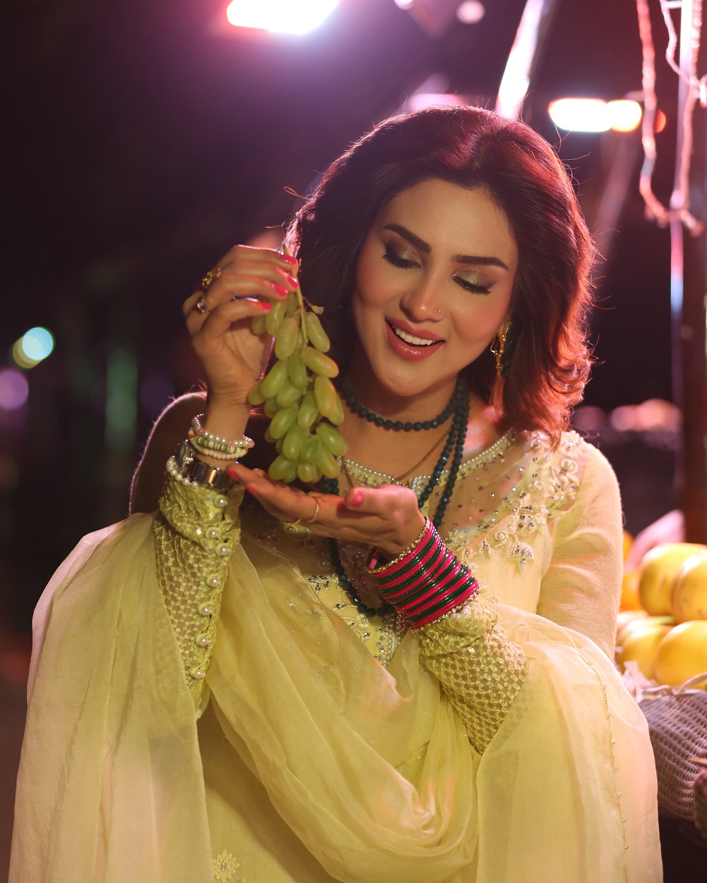 Fiza Ali's Advice To Married Women Stirs Controversy | Reviewit.pk