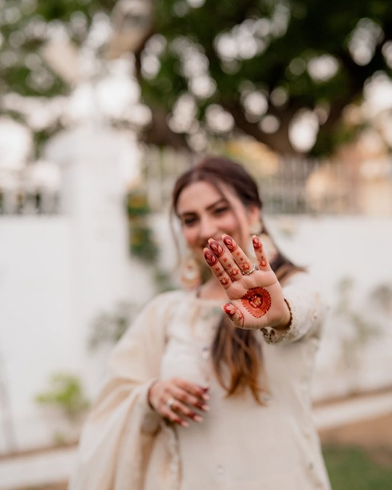 Hiba Bukhari & Arez Ahmed On Eid ul Fitr 2025 | Reviewit.pk