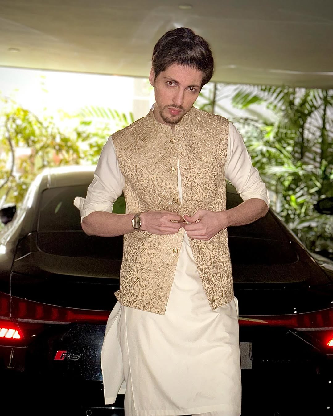Who Is Shariq From Meem Se Mohabbat | Reviewit.pk