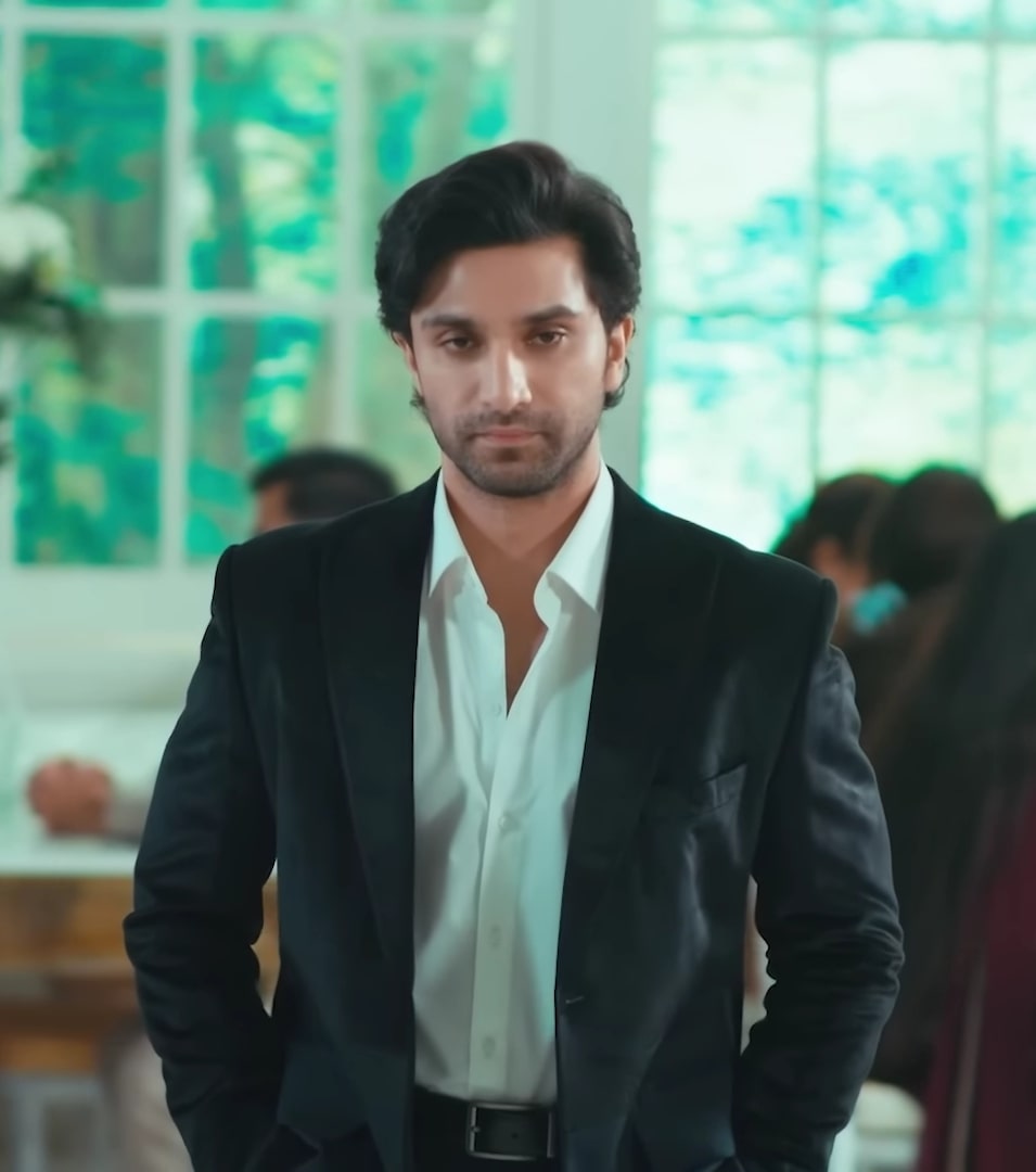 Meem Se Mohabbat Episode 28 - Fans Fall For Talha's Mafia Vibe ...