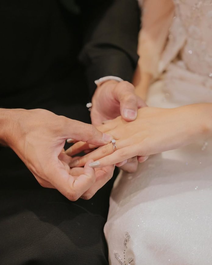 Omer Shahzad Wedding Photoshoot | Reviewit.pk