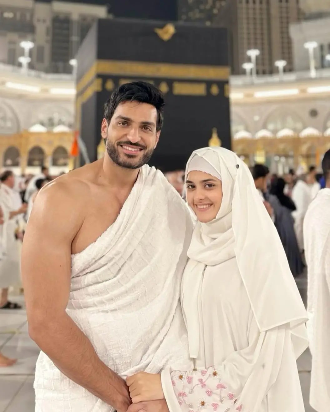 Omer Shahzad & Shanzay Lodhi Nikkah Video From Madinah Munawarah | Reviewit.pk