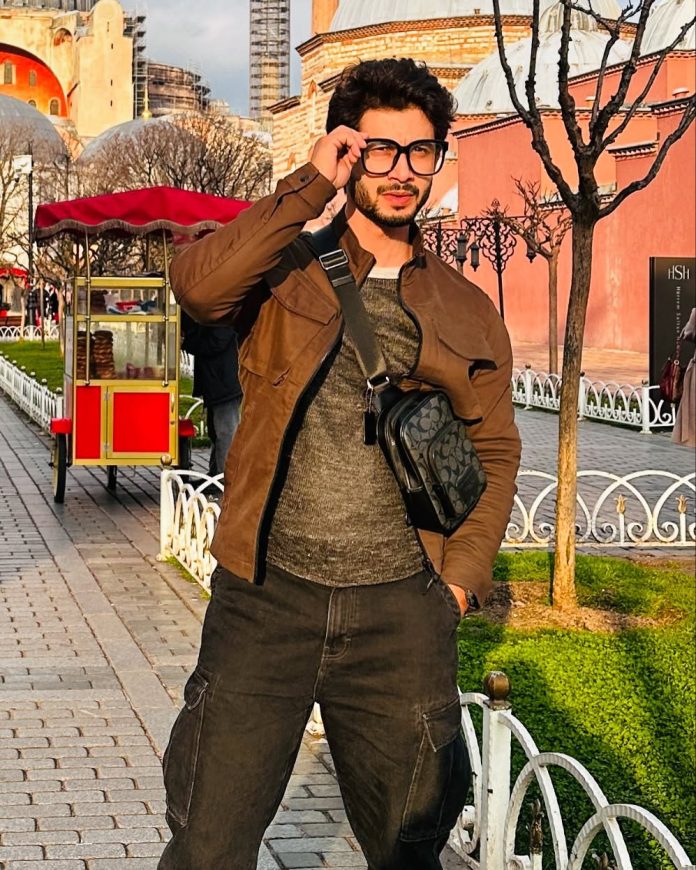 Nauman Ijaz's Exteme Measure To Help Raeed Muhammad Alam | Reviewit.pk