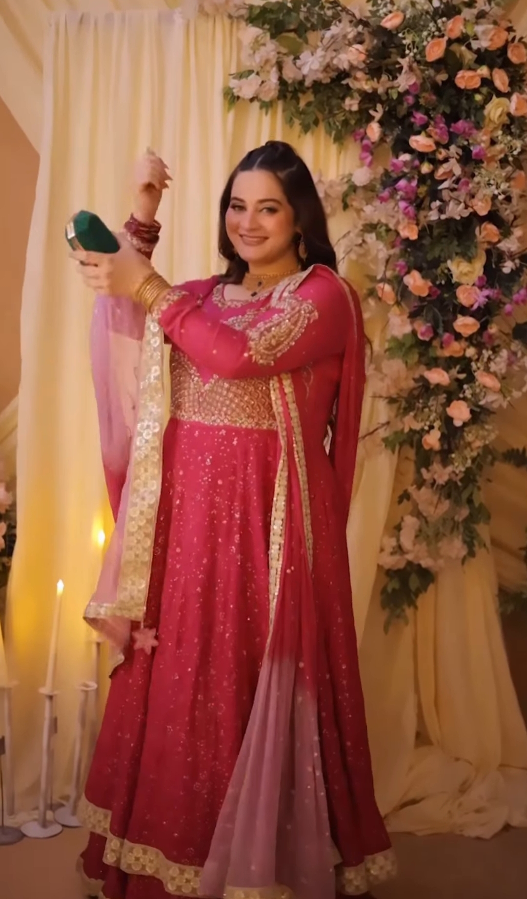 Aiman Khan & Minal Khan Looks from Brother's Mehndi | Reviewit.pk