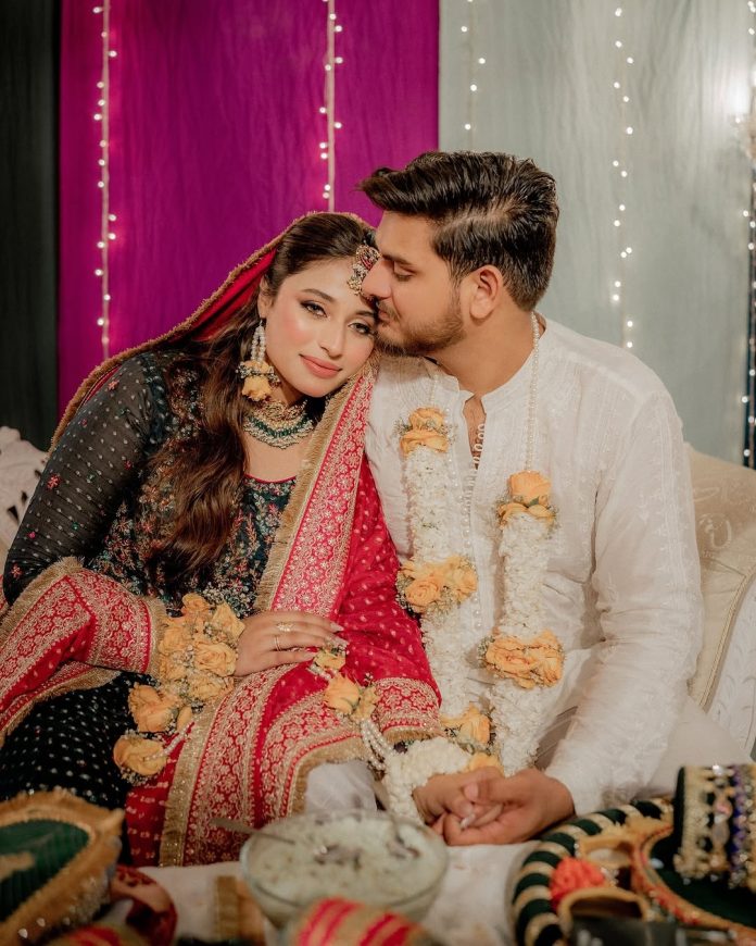 Aiman Khan and Minal Khan Brother's Mayun Event HD Pictures | Reviewit.pk