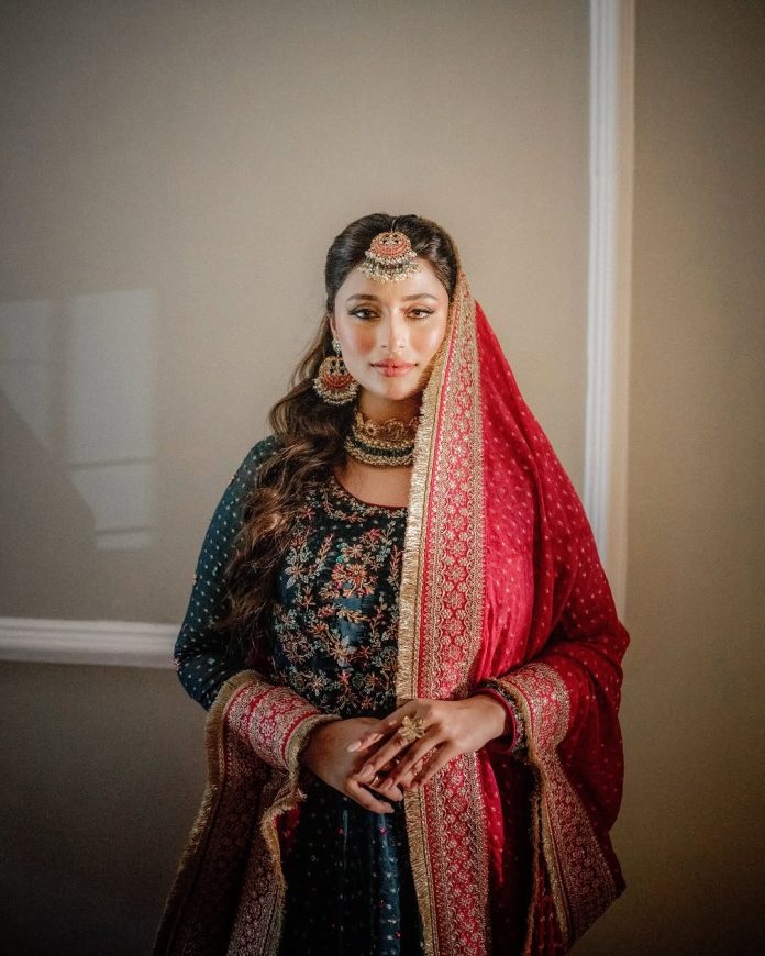 Aiman Khan and Minal Khan Brother's Mayun Event HD Pictures | Reviewit.pk