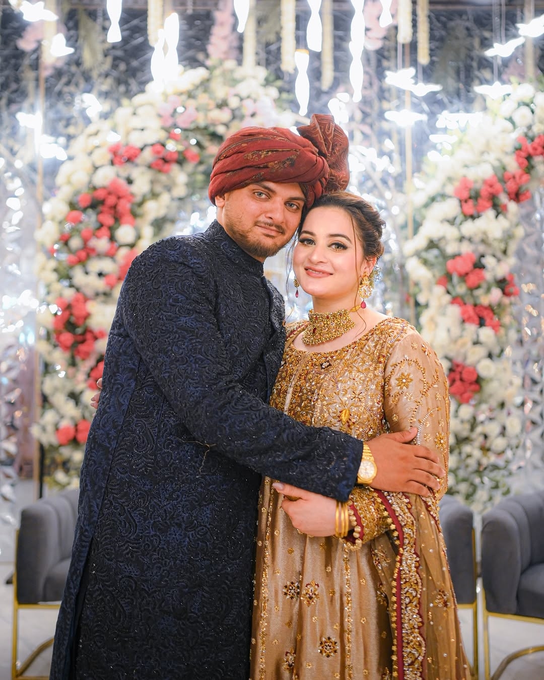 Aiman Khan and Minal Khan HD Family Pictures from Brother's Barat ...
