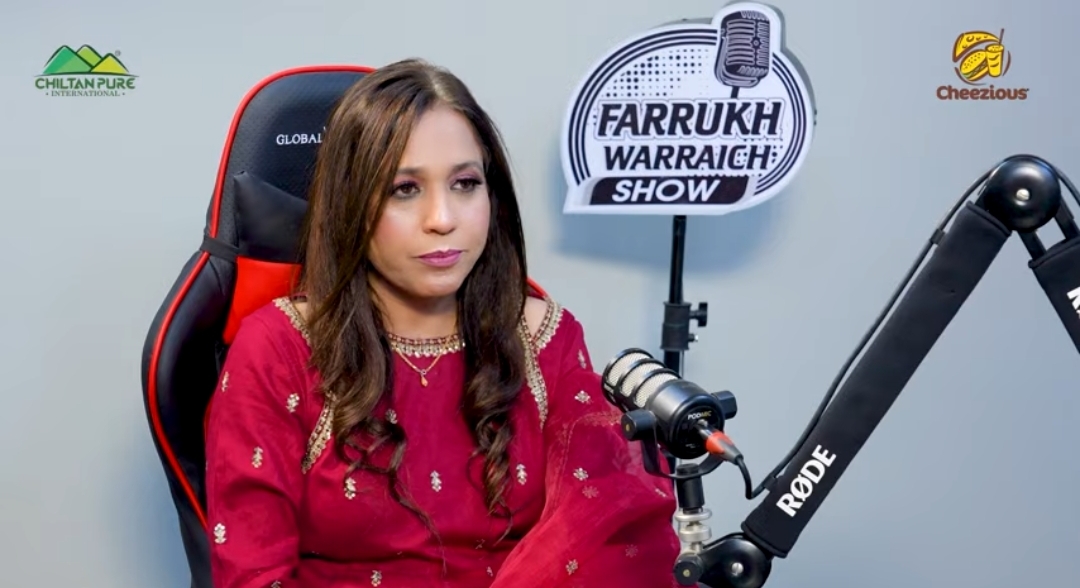 Journalist Ambreen Fatima on Heated Debate with Feroze Khan | Reviewit.pk