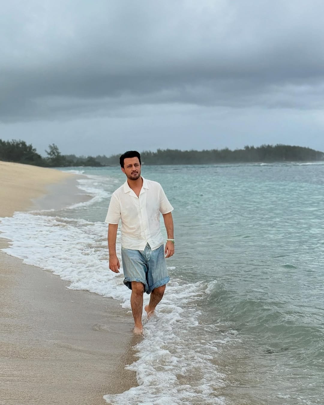 Atif Aslam's Romantic Pictures & Reel with Wife From Mauritius ...