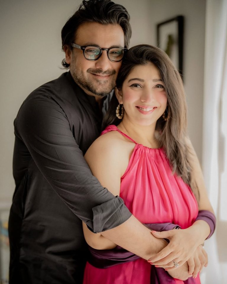 Mariyam Nafees Family Pictures from Eid Ul Azha - Day 1 | Reviewit.pk