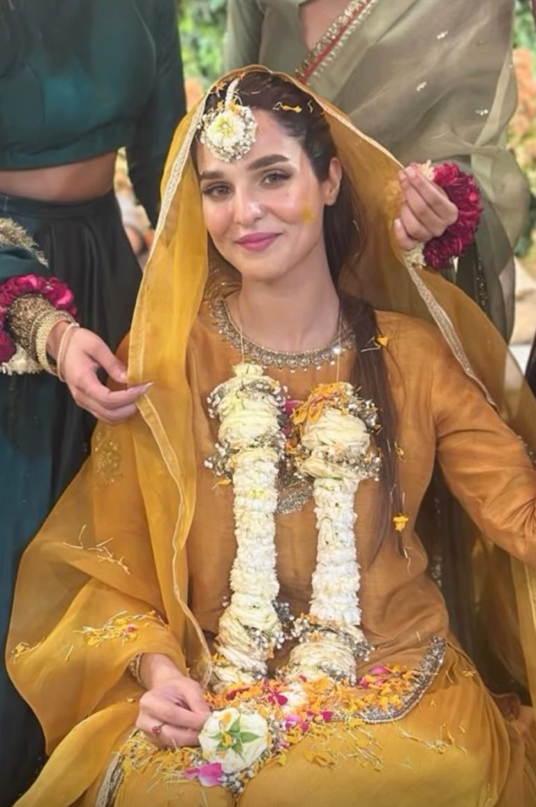 Ishqiya Actress Mehrunisa Iqbal Mayun Pictures and Video | Reviewit.pk