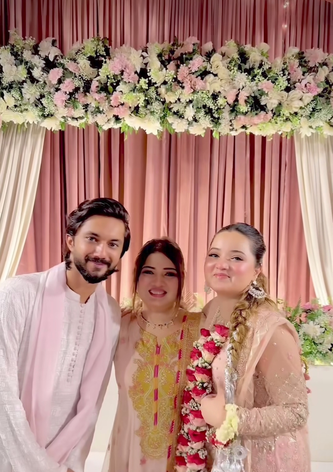 Rabeeca Khan & Hussain Tareen Pictures from Date Fix Event | Reviewit.pk