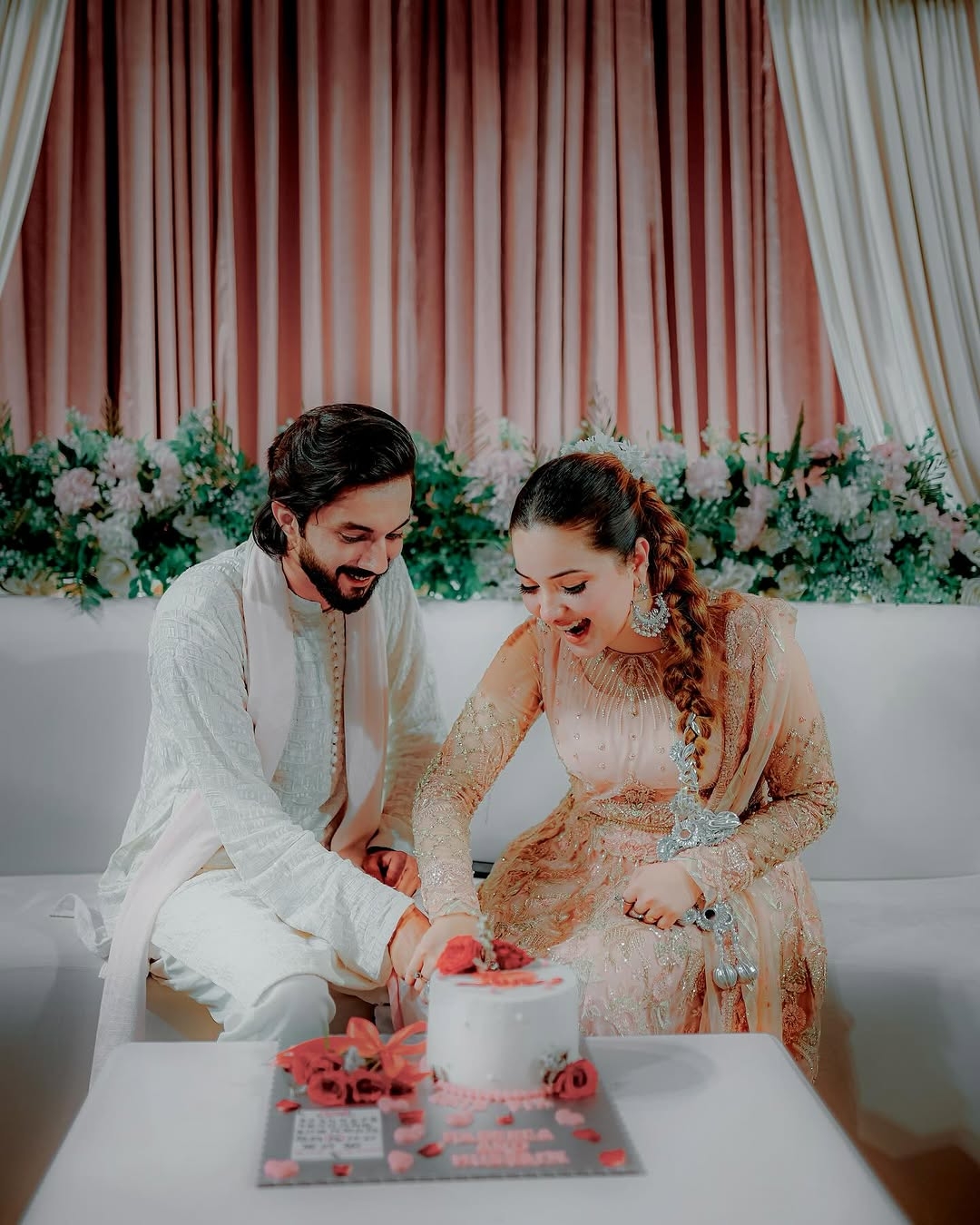 Rabeeca Khan & Hussain Tareen Pictures from Date Fix Event | Reviewit.pk