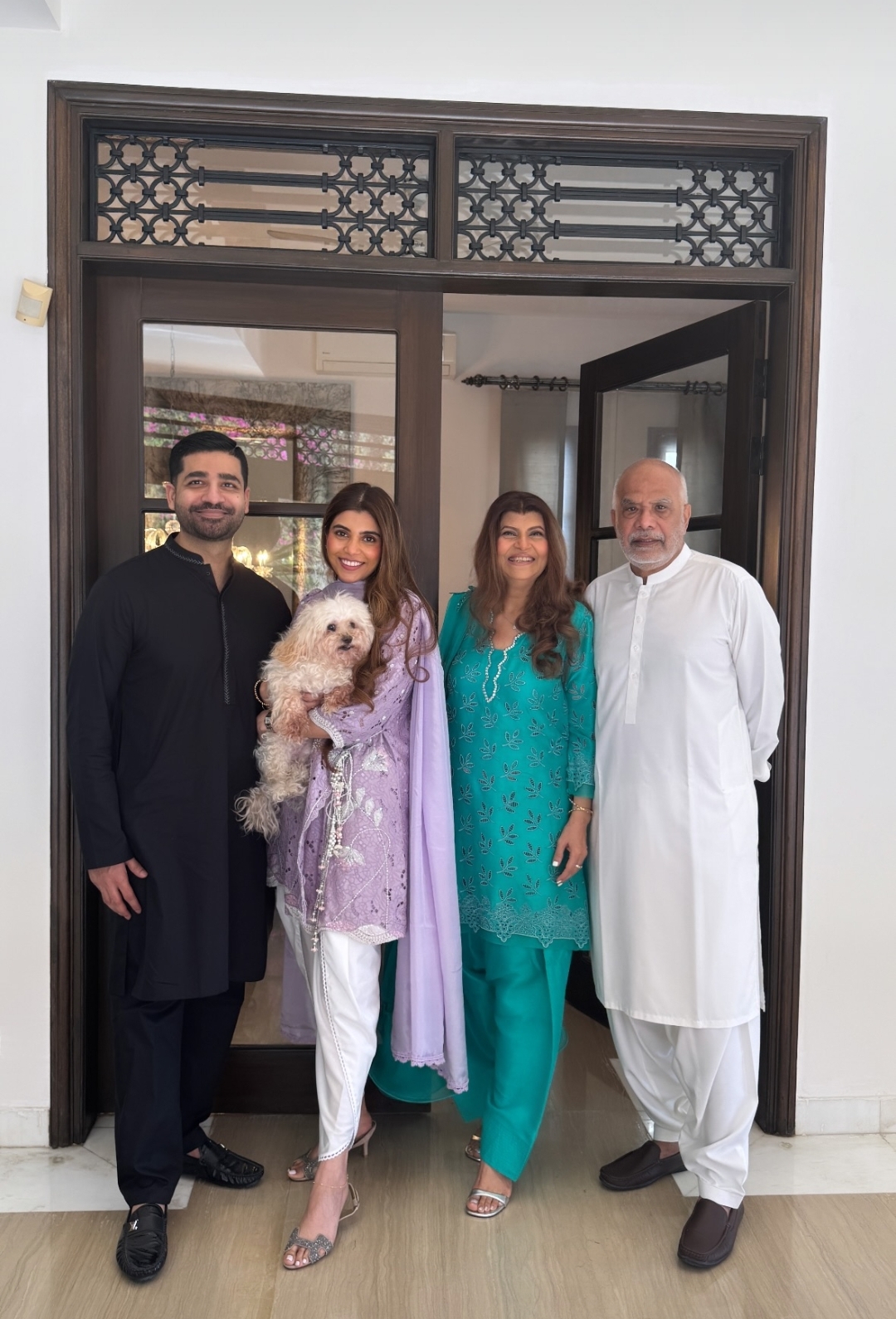 Rubina Ashraf Eid Pictures with Family | Reviewit.pk