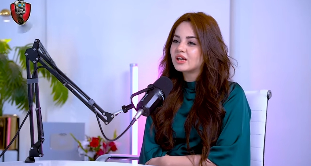 Komal Meer Breaks Silence on Cosmetic Surgery Speculation | Reviewit.pk