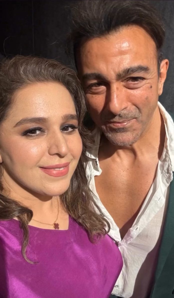 Shaan Shahid’s Adorable Family Clicks | Reviewit.pk