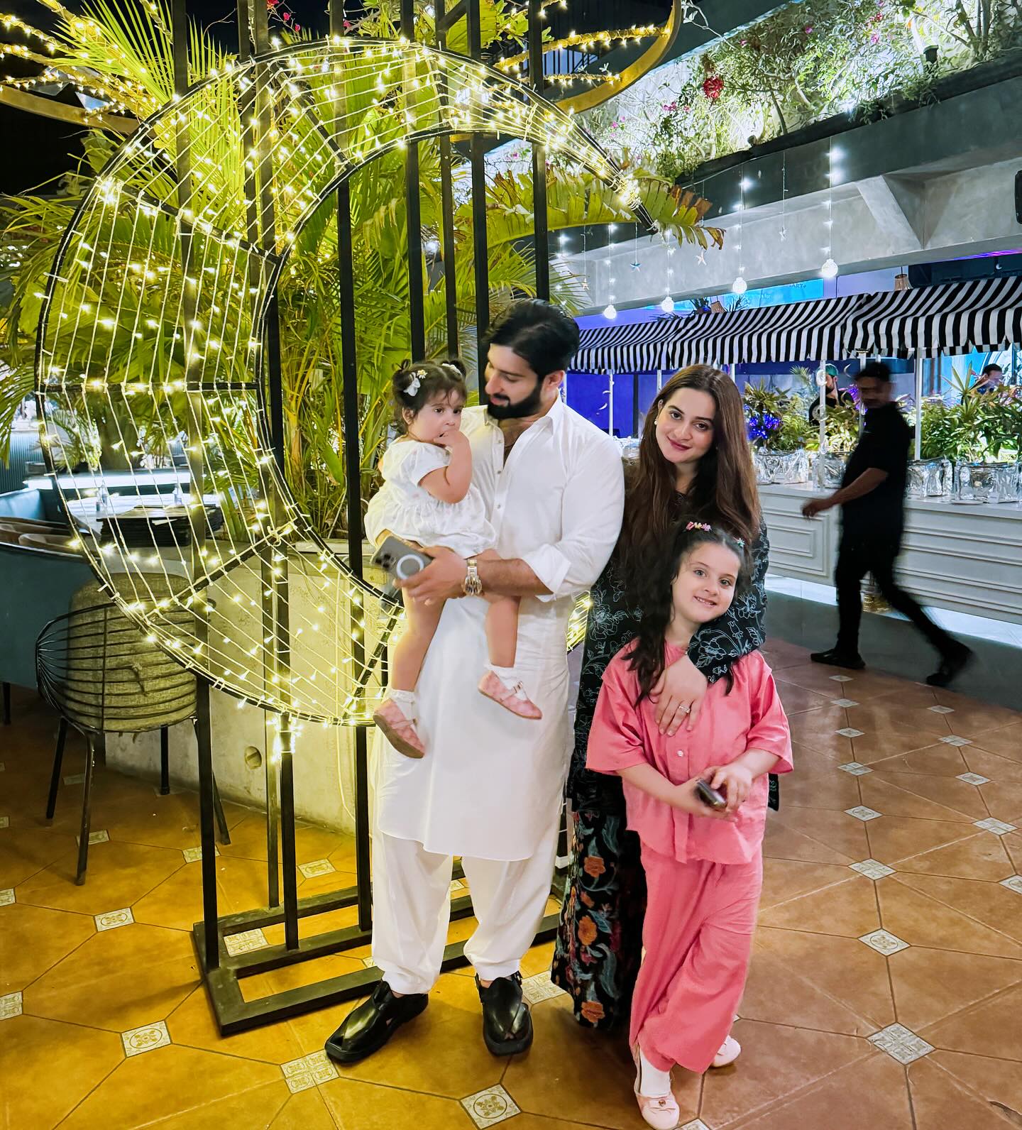 Aiman Khan On Fame, Family & Social Media | Reviewit.pk