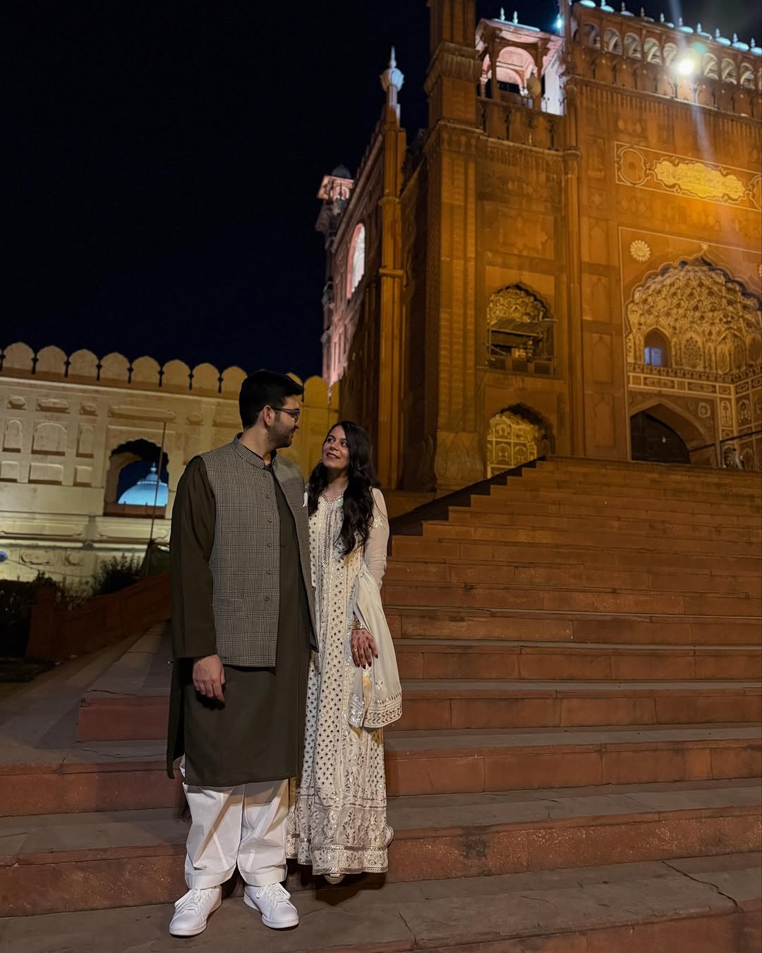 Durefishan Saleem Looked Radiant In The Old Lahore Fort | Reviewit.pk