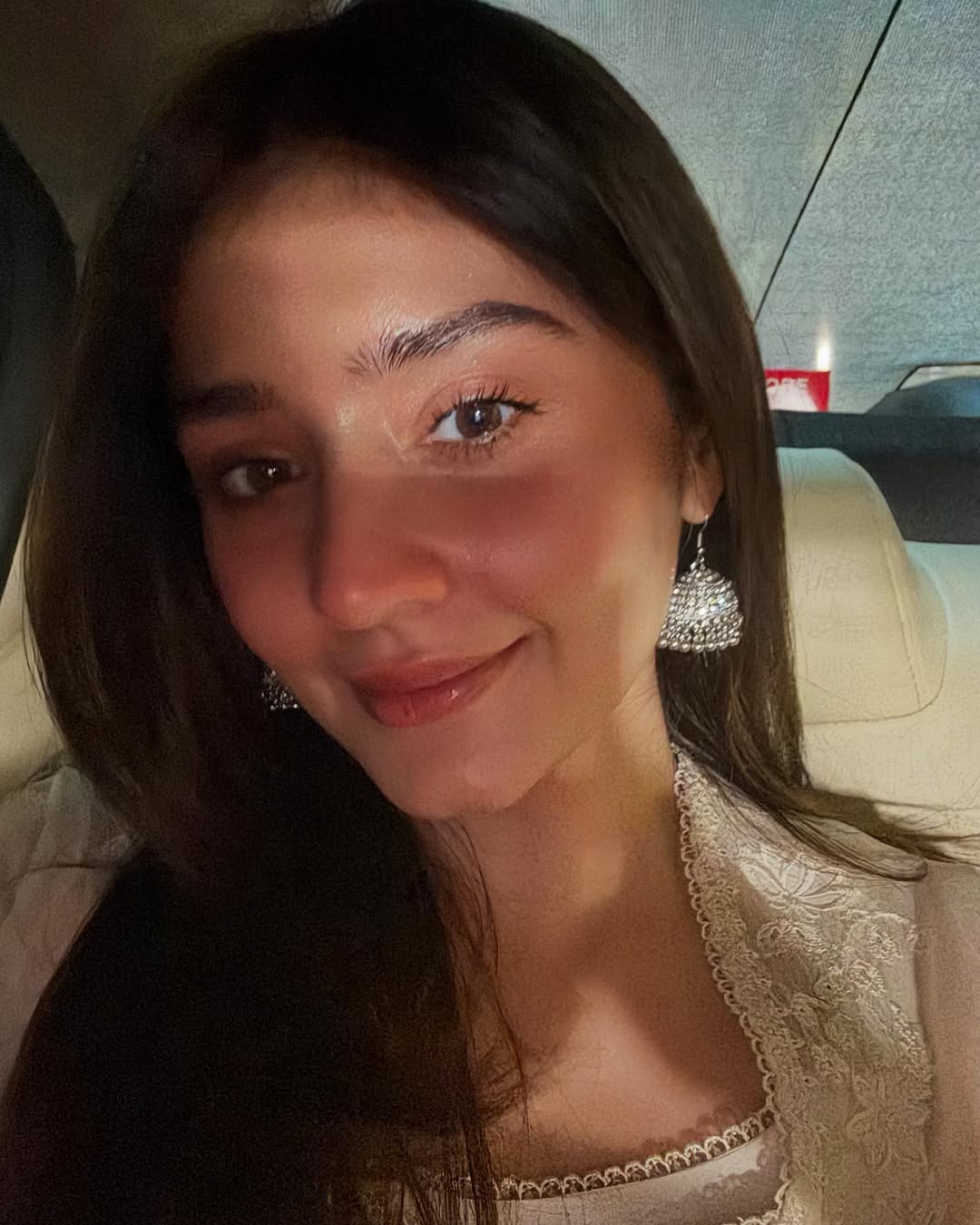 Durefishan Saleem Looked Radiant In The Old Lahore Fort | Reviewit.pk