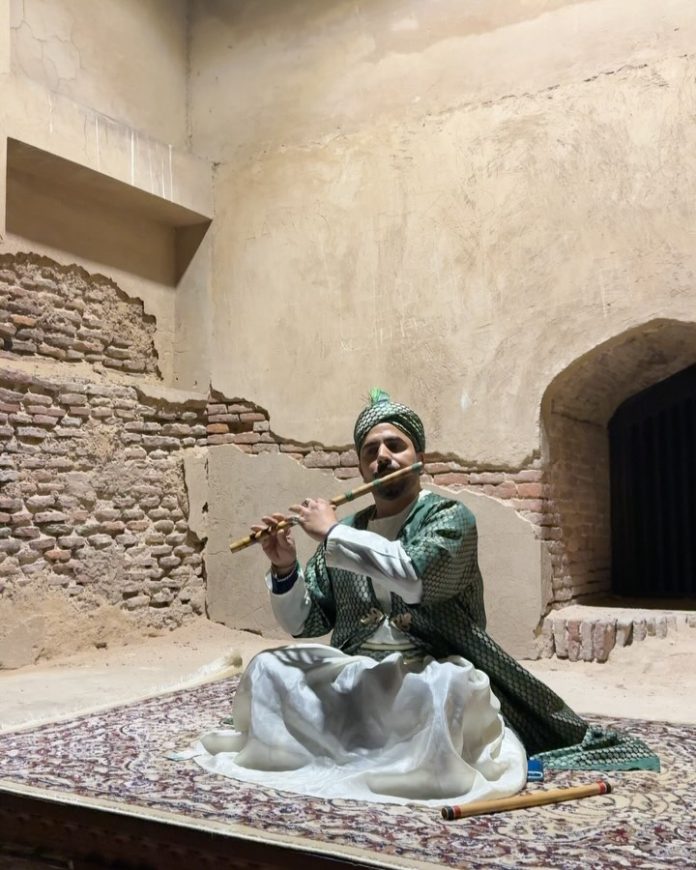 Durefishan Saleem Looked Radiant In The Old Lahore Fort | Reviewit.pk