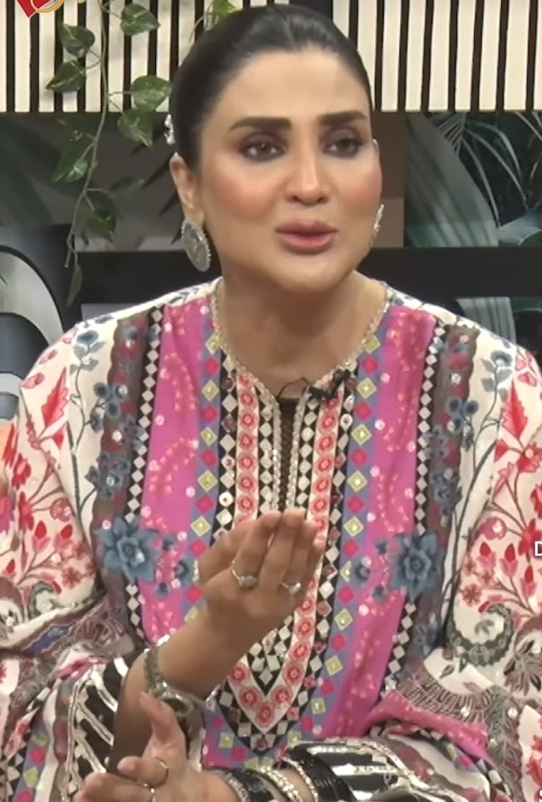 Fiza Ali On Crying For Tulsi Butt & Her Apology | Reviewit.pk