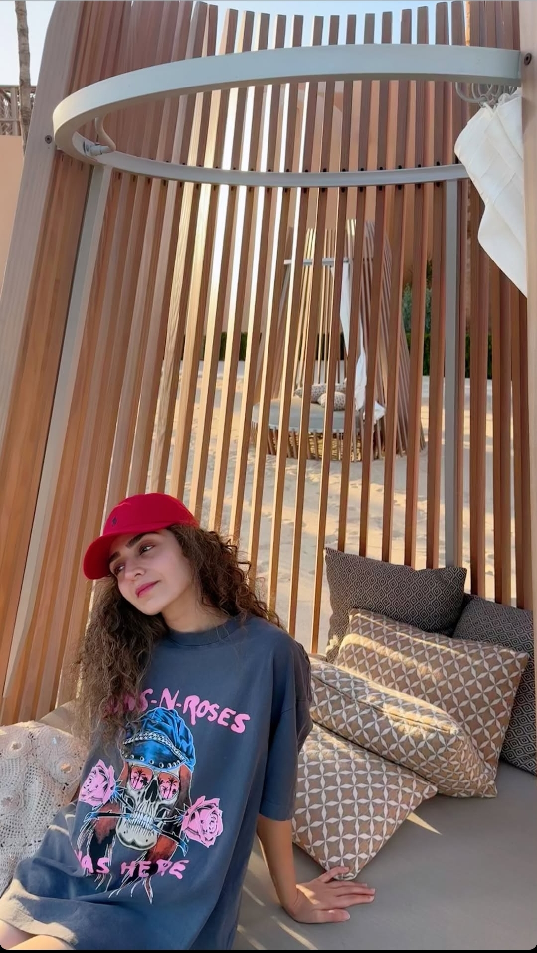 Hajra Yamin Spends Quality Time Vacationing in Egypt | Reviewit.pk