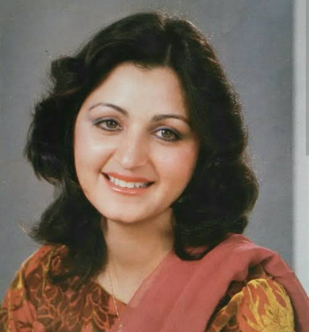 Laila Zuberi & Others Refused a Blockbuster Bollywood Film | Reviewit.pk
