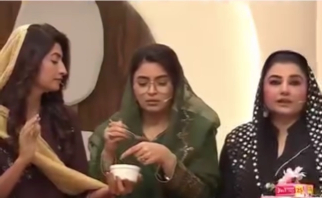 Nadia Khan Criticizes Maya Khan & Javeria Saud's Insensitive Behaviour | Reviewit.pk