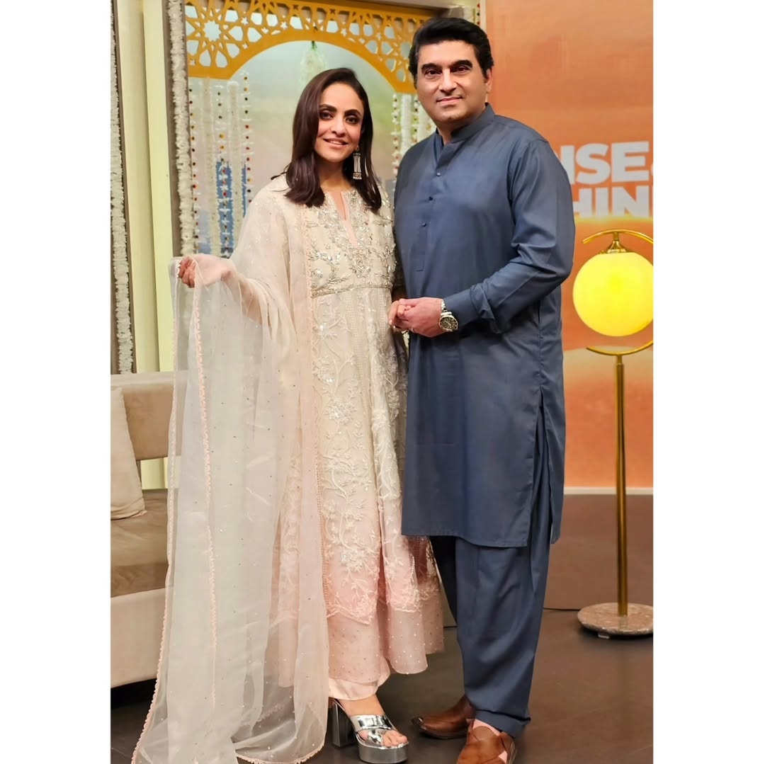 Nadia Khan Shares Pictures with Family on Eid Day | Reviewit.pk
