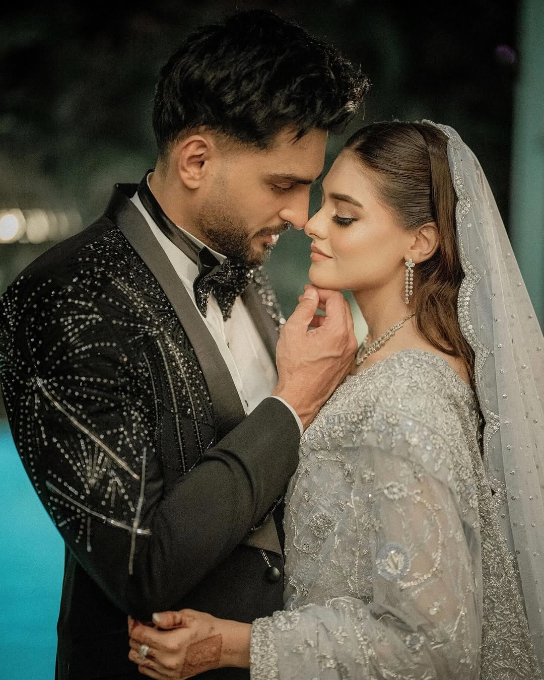 Omer Shahzad and Shanzey Lodhi HD Photoshoot from Their Reception | Reviewit.pk