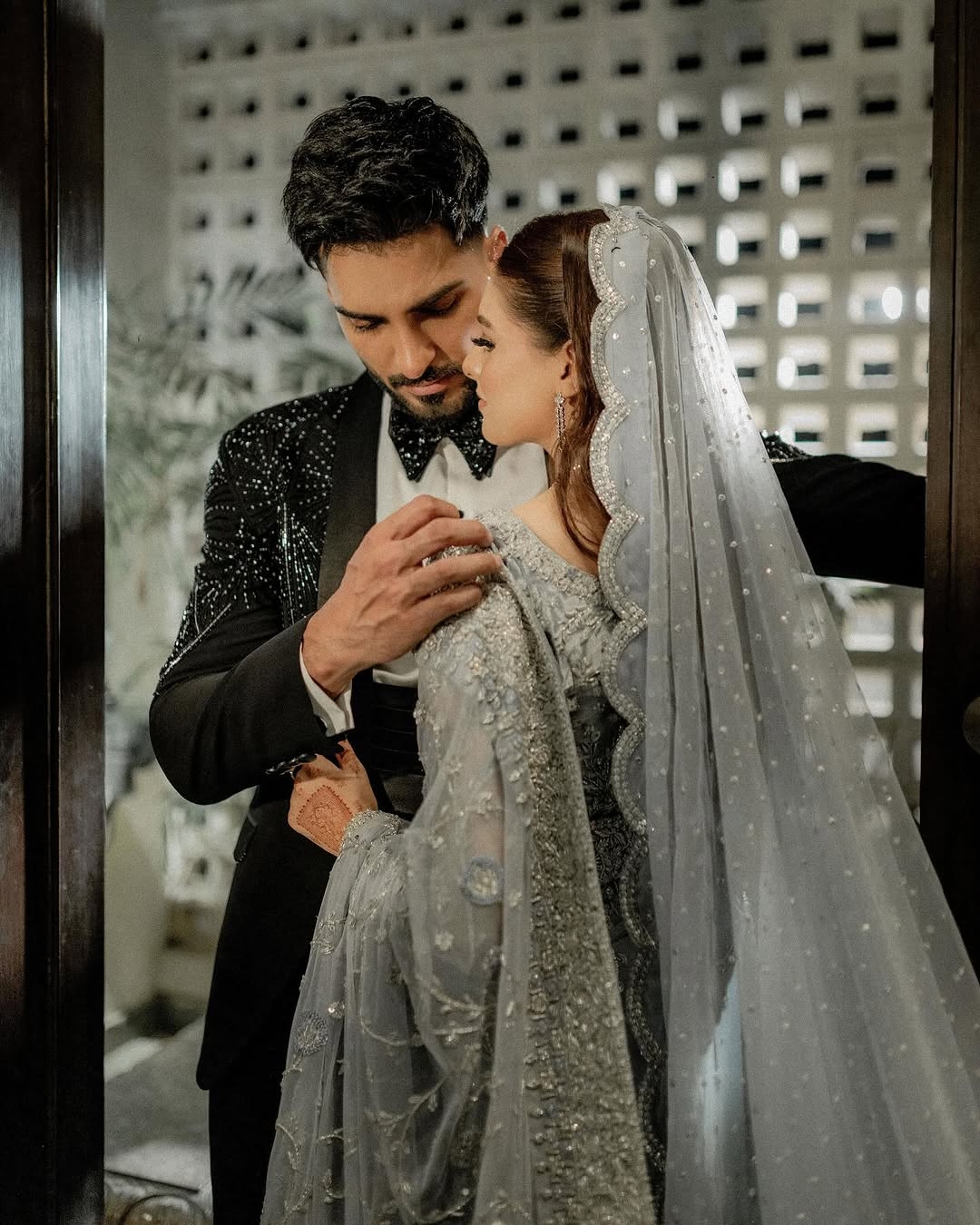 Omer Shahzad and Shanzey Lodhi HD Photoshoot from Their Reception ...