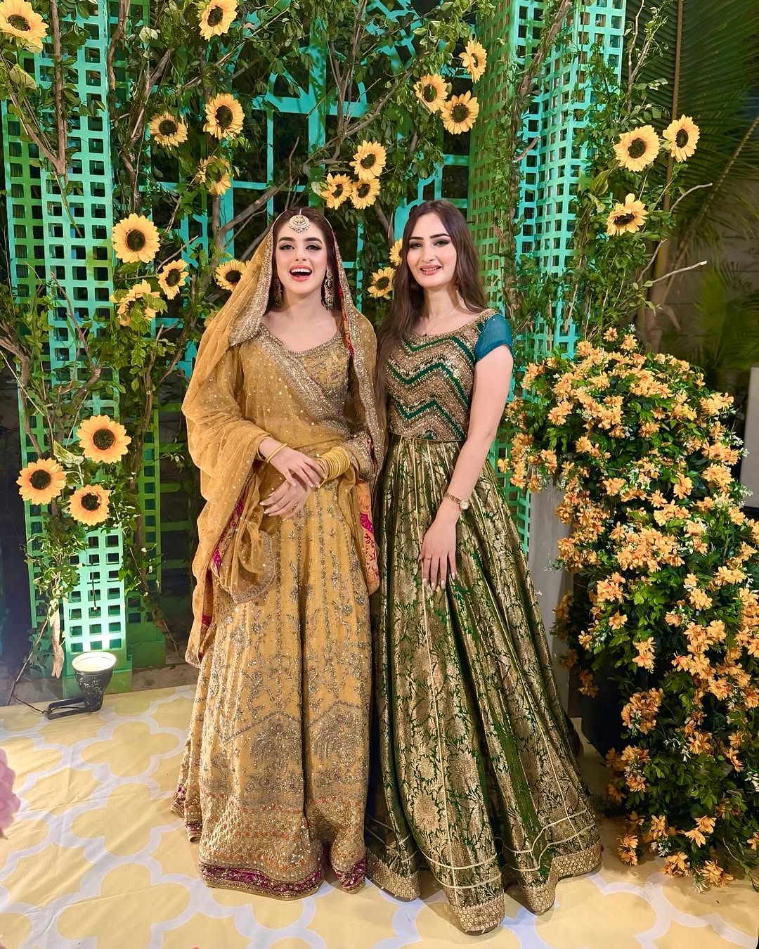 Omer Shahzad & Shanzay Lodhi Mehndi Pictures | Reviewit.pk