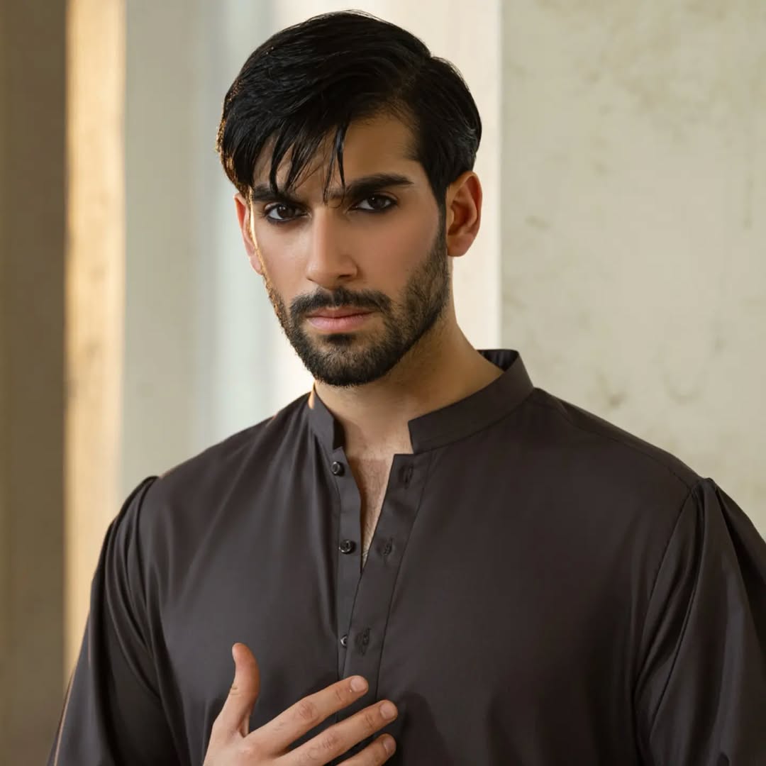 Shuja Asad : Breaking Stereotypes With Every Performance | Reviewit.pk