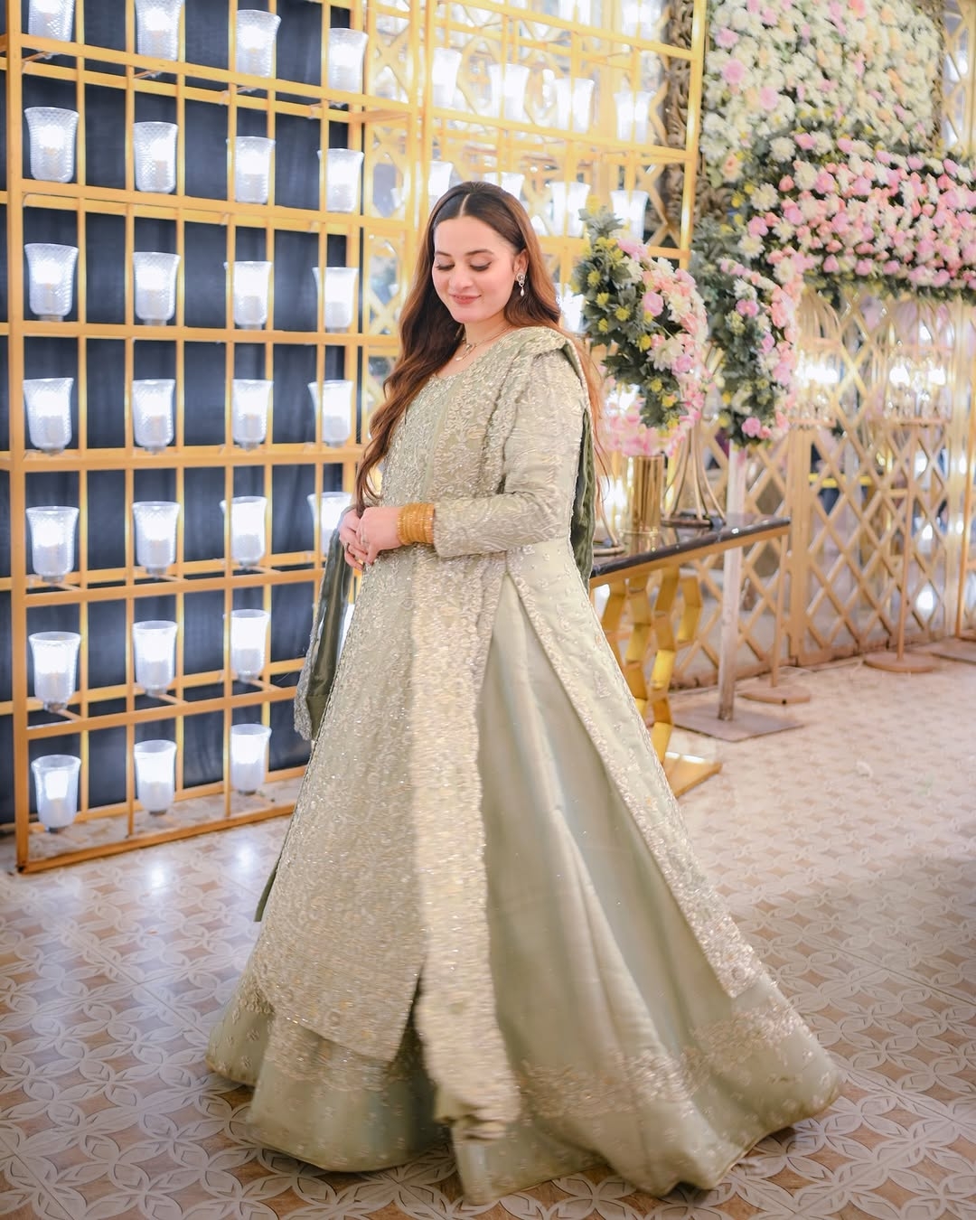 Aiman Khan & Muneeb Butt Clicks with Daughters from Maaz' Walima | Reviewit.pk