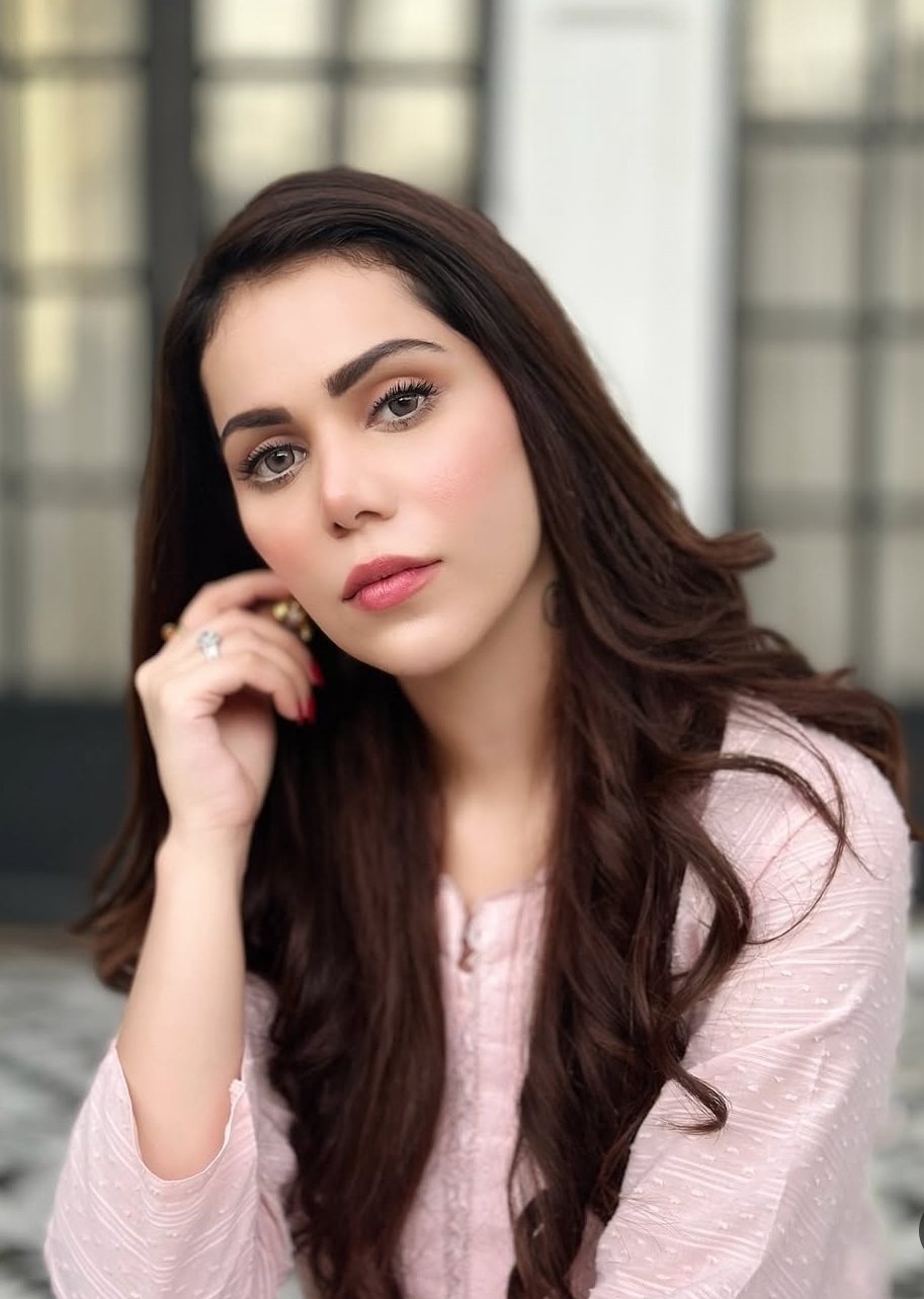 Ghana Ali Opens Up About Her Announcement to Leave Showbiz | Reviewit.pk